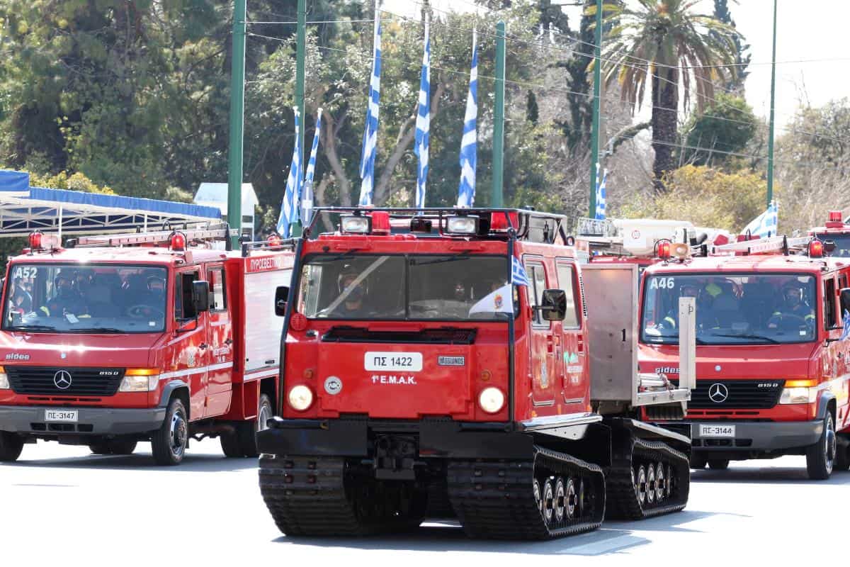 Το Πυροσβεστικό Σώμα στη Στρατιωτική παρέλαση της 25ης Μαρτίου(ΦΩΤΟ ...