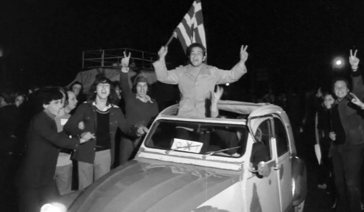 Δημοψήφισμα 1974 για βασιλεία: Ποιες Περιφέρειες της Ελλάδας ψήφισαν ...