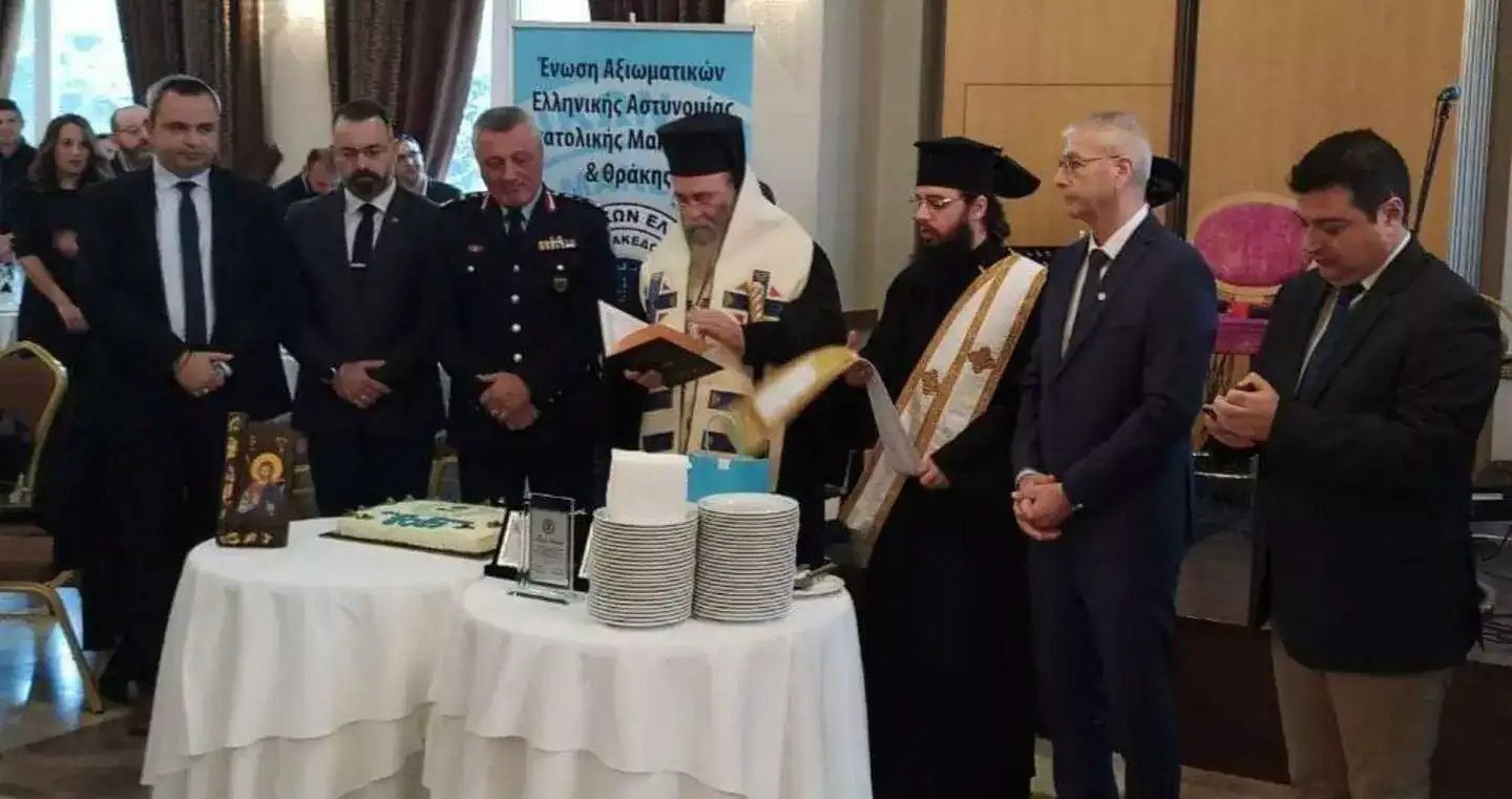 "Αδερφοποίηση" των σωματείων των Αξιωματικών της ΕΛ.ΑΣ. Κρήτης και ...