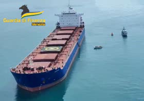 Κοκαΐνη αξίας €150 εκ. σε ελληνόκτητο πλοίο στη Βενετία - Λιμενικά Νέα ...