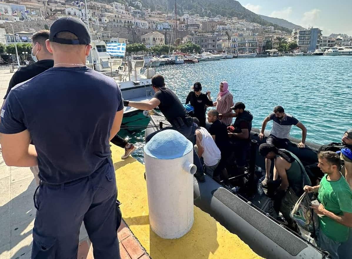 Εντοπισμός και απεγκλωβισμός 31 ατόμων από βραχώδη ακτή της ν. Καλύμνου ...
