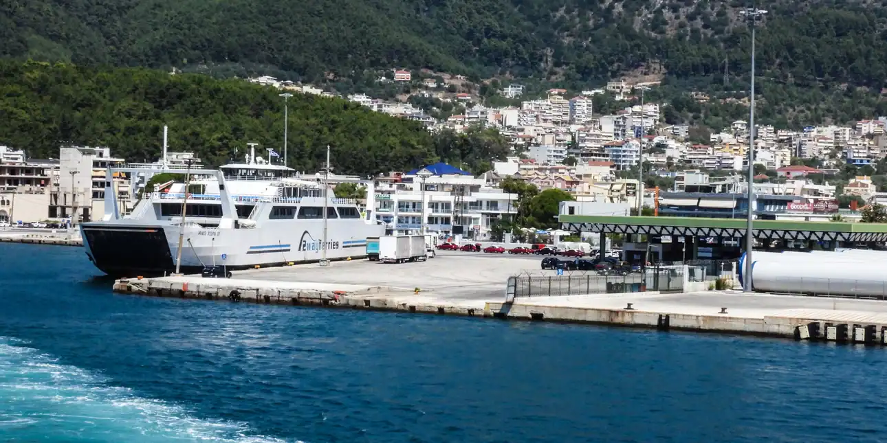 Βουλή: Ψηφίστηκε η σύμβαση παραχώρησης του λιμένα της Ηγουμενίτσας ...