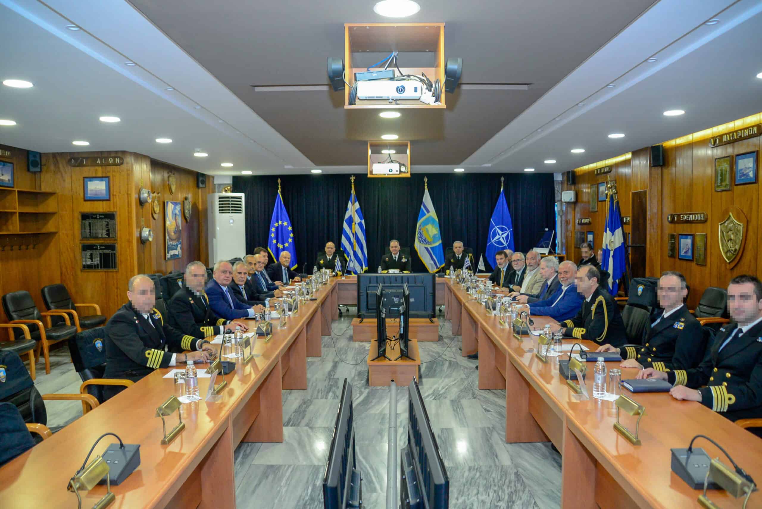 Επίσκεψη Διατελεσάντων Αρχηγών Στόλου στο Αρχηγείο Στόλου - Λιμενικά ...