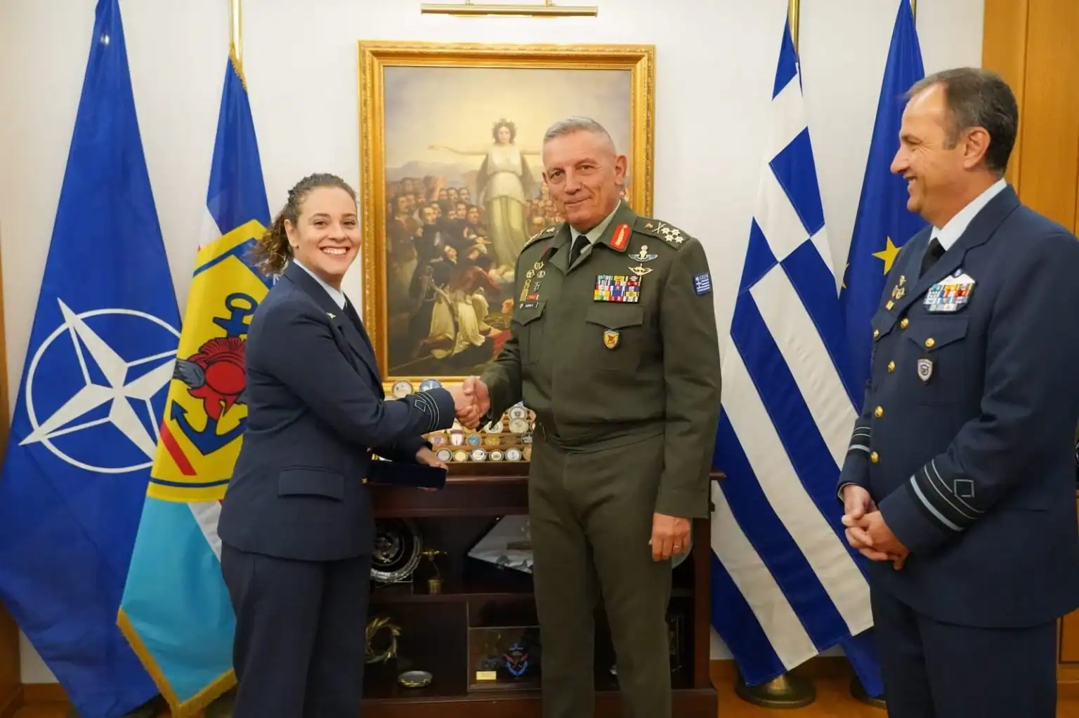 Στρατηγός Φλώρος: Την Σμηναγό και Ιπτάμενη Νοσηλεύτρια Αικατερίνη ...