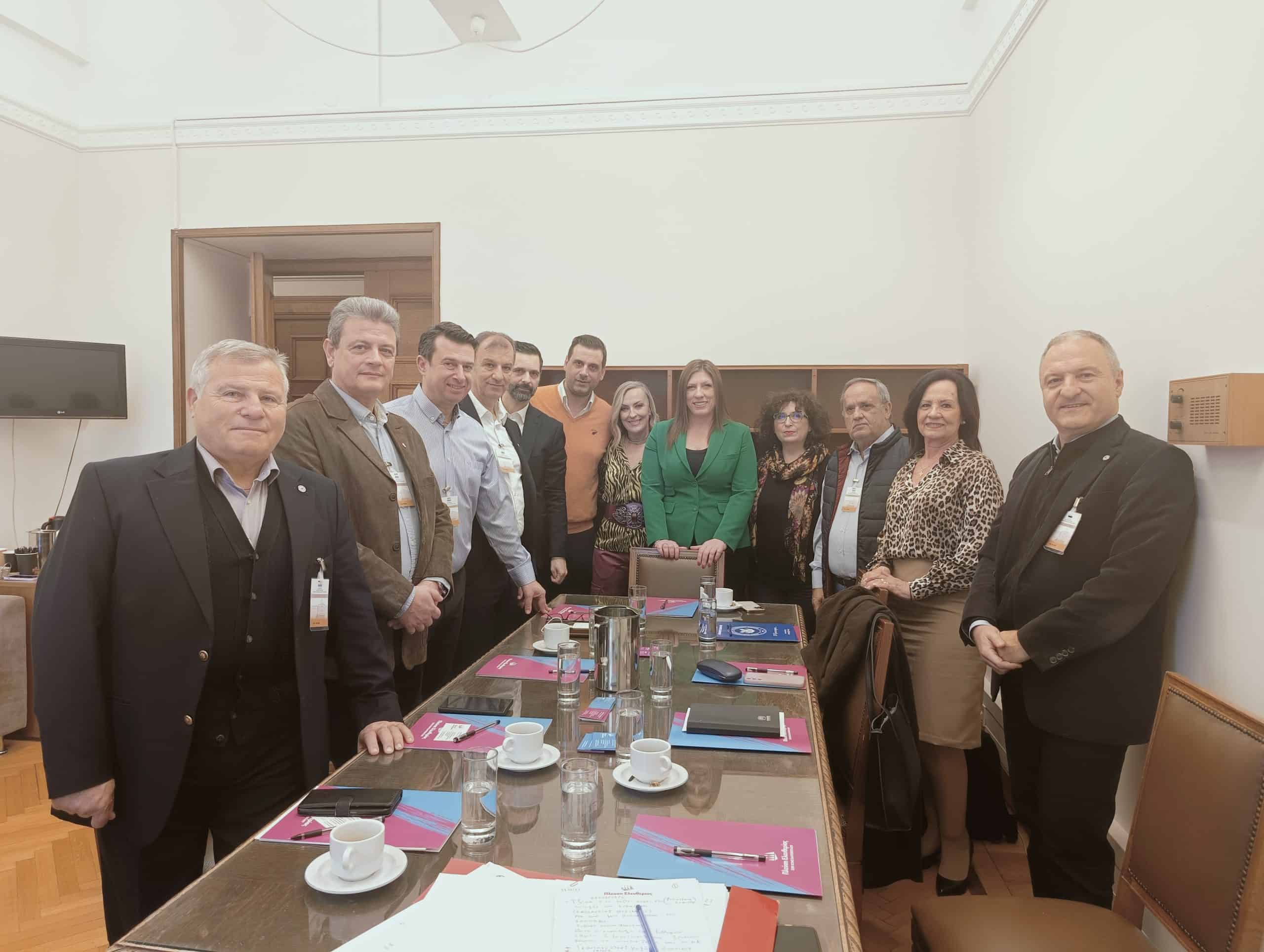 Π.Ο.Λ - Ε.Α.Α.Λ.Σ Συνάντηση με την Πρόεδρο Πλεύσης Ελευθερίας κ. Ζωή ...