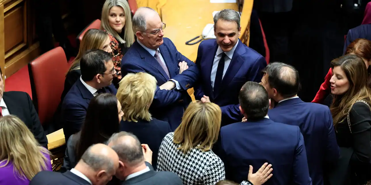 Με 176 ψήφους πέρασε ο γάμος των ομόφυλων ζευγαριών -Ποιοι βουλευτές ...