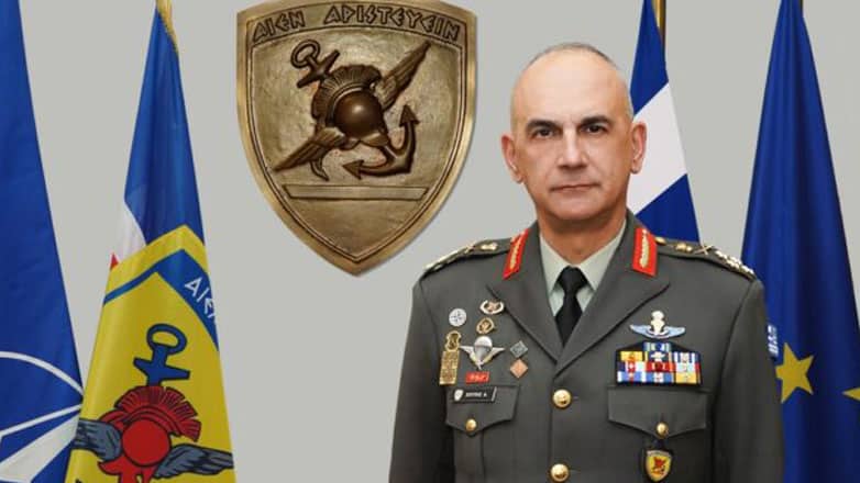 Εθιμοτυπική επίσκεψη του Αρχηγού ΓΕΕΘΑ στον Αρχιεπίσκοπο Ιερώνυμο ...