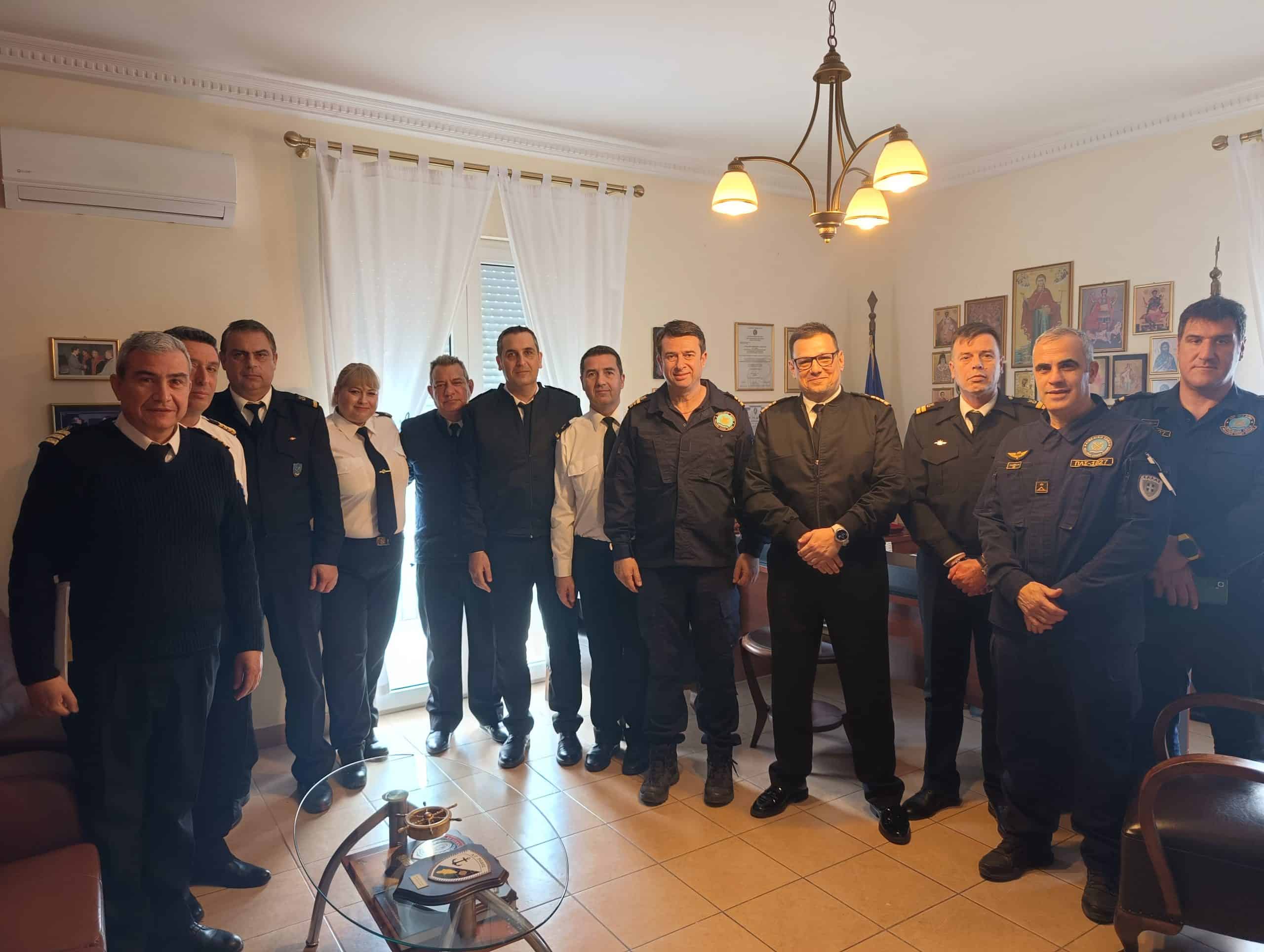Το καλωσόρισμα των Λιμενικών στο νέο Λιμενάρχη Βόλου Πλοίαρχο ΛΣ Τσίκλο ...