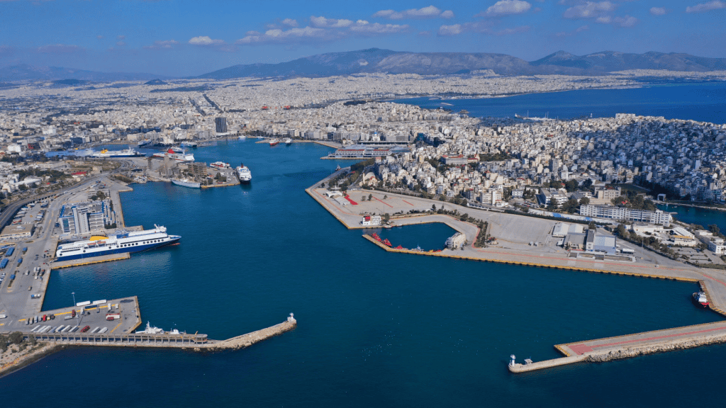 Πειραιάς: Έλεγχοι σε φορτηγά οχήματα για ασφαλή μεταφορά προϊόντων ...