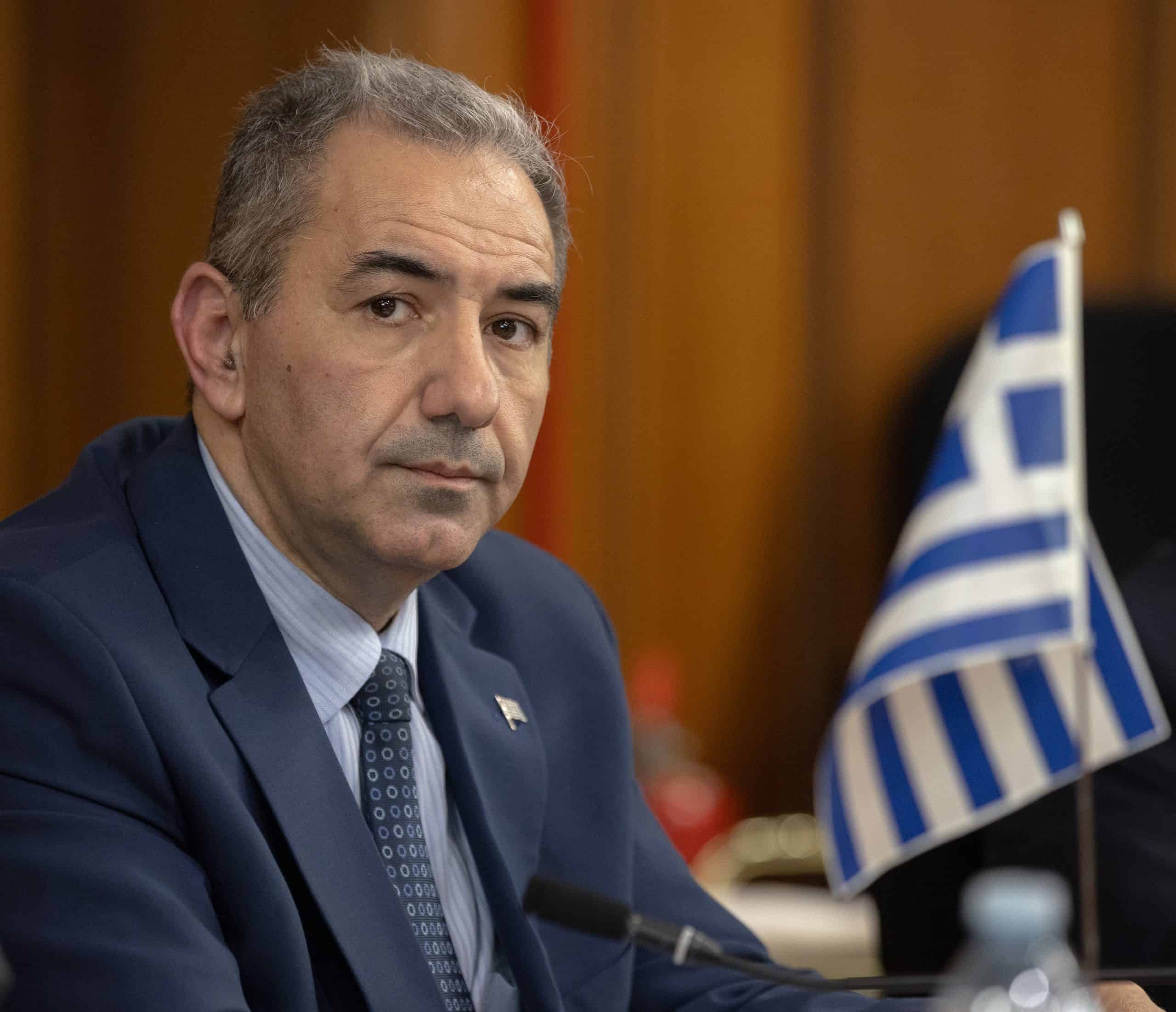 Γράφει ο Δρ. Κωνσταντίνος Π. Μπαλωμένος : «Οδηγός Επιβίωσης σε ...