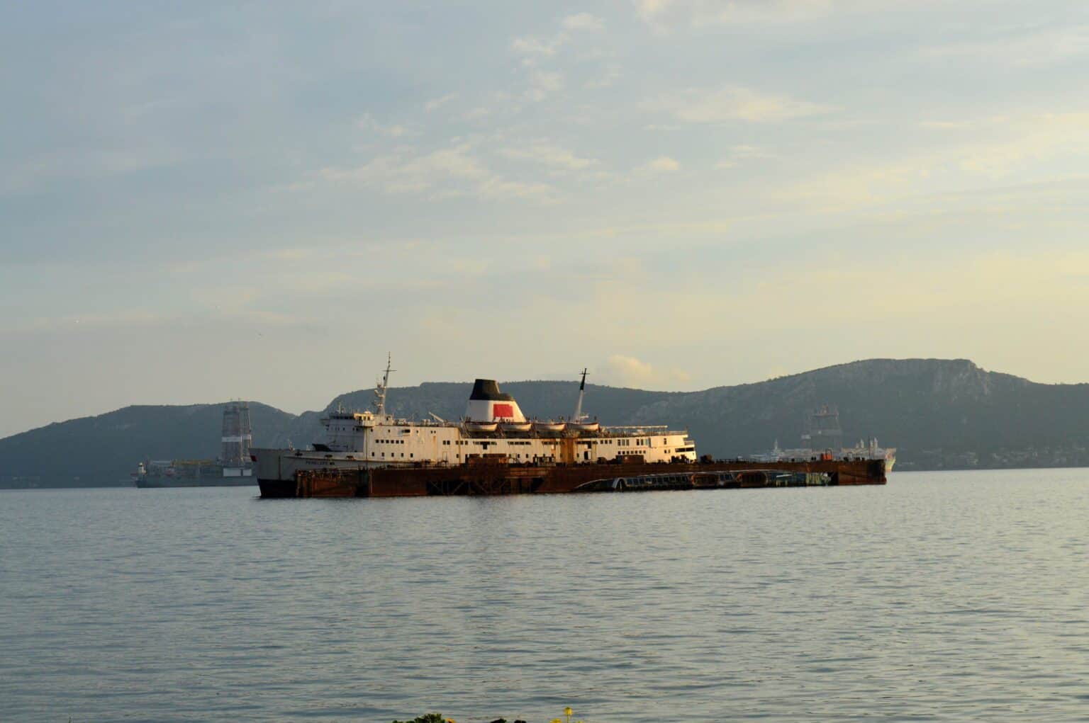 Οριστική απομάκρυνση του E/Γ-Ο/Γ «ΠΗΝΕΛΟΠΗ Α» από τον κόλπο της ...