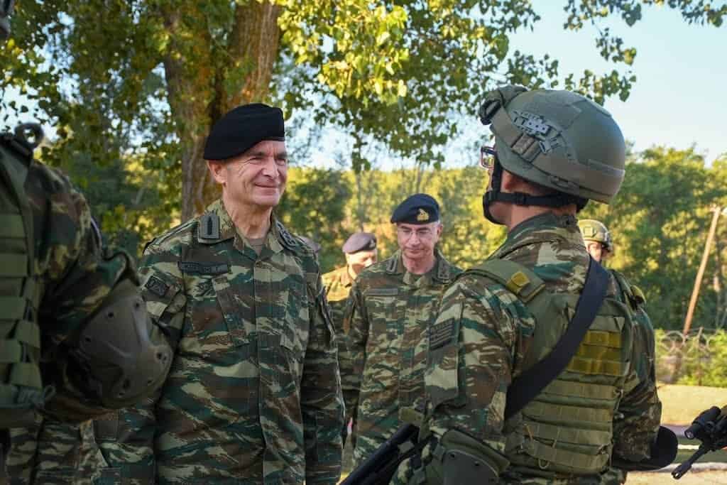 Επίσκεψη Αρχηγού ΓΕΣ στον Έβρο: Οδηγίες για τον «Παρμενίωνα» και μήνυμα ...