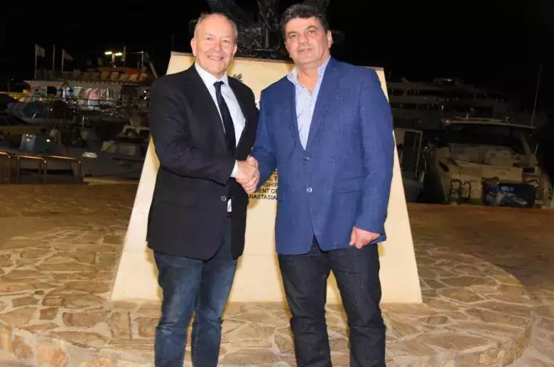 Συνάντηση του Στ. Γκίκα με τον δήμαρχο της Αγίας Νάπας για την ...